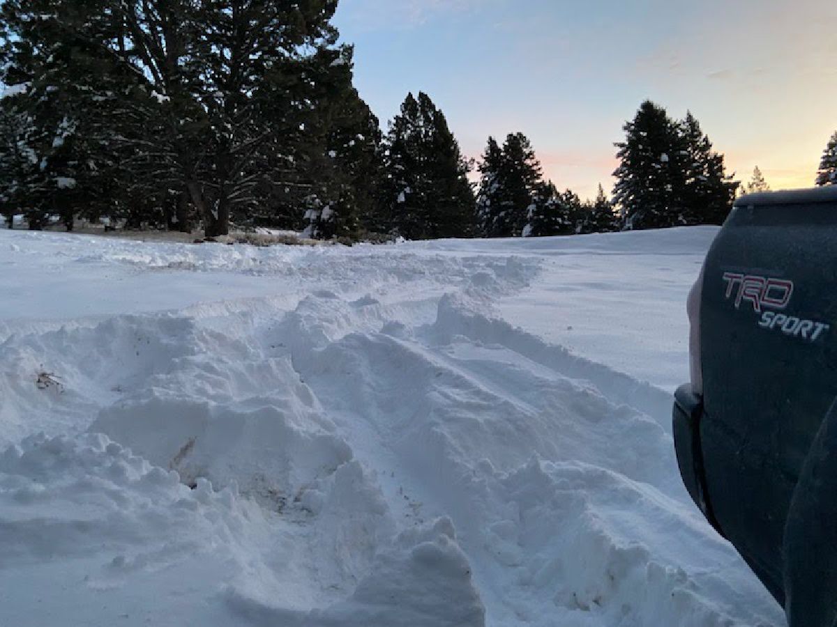 Stuck in snow in Montana - Offroad Portal