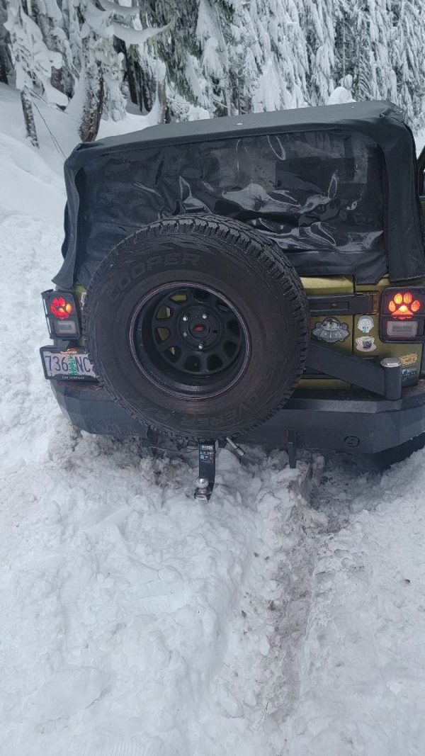 Green Jeep Wrangler stuck in OR - Offroad Portal