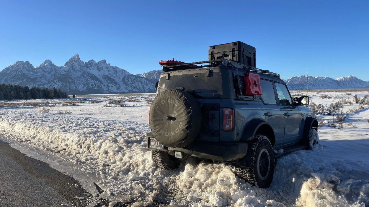 High centered in snow - Offroad Portal