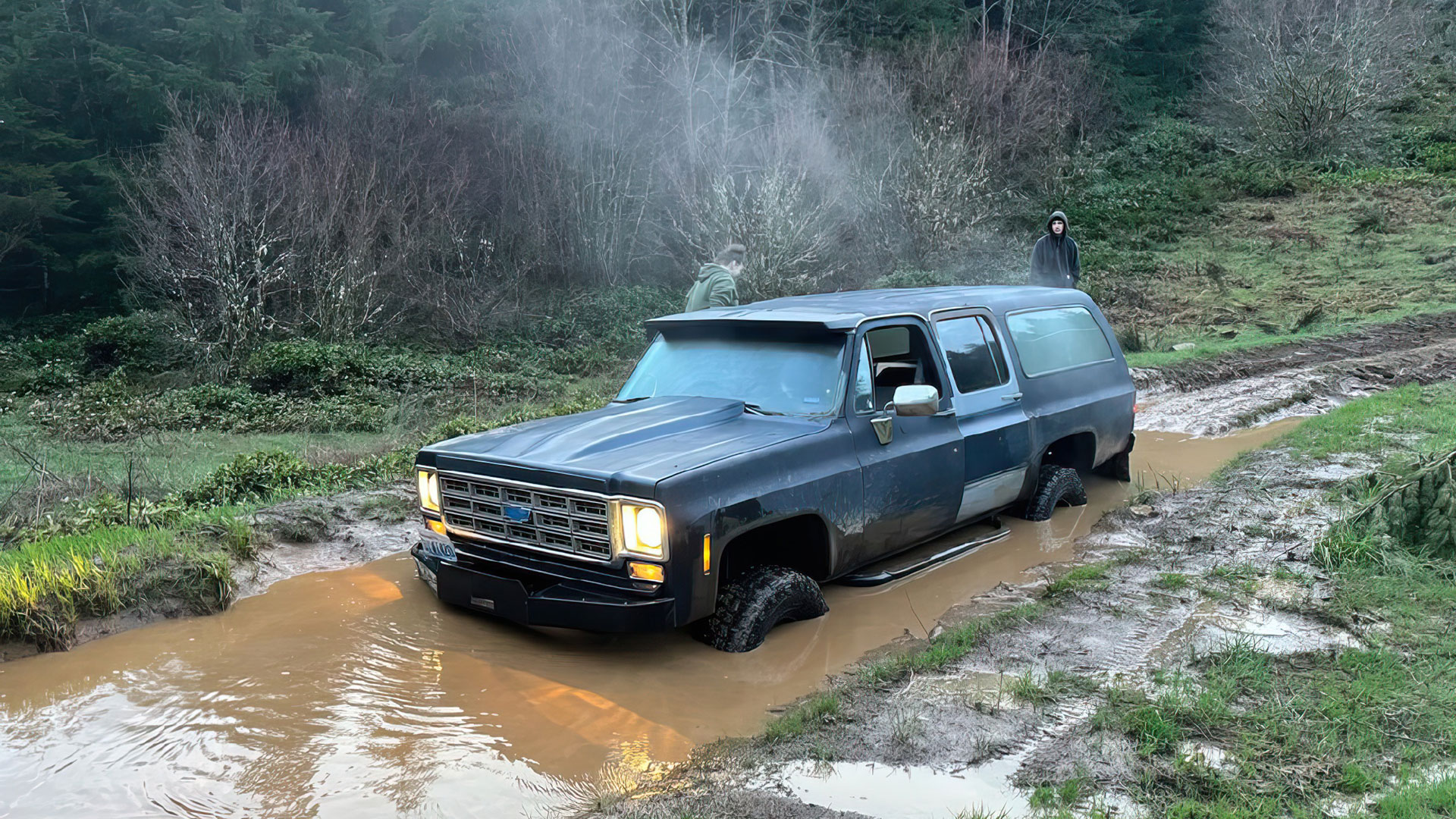 High-centered and in-water - Offroad Portal
